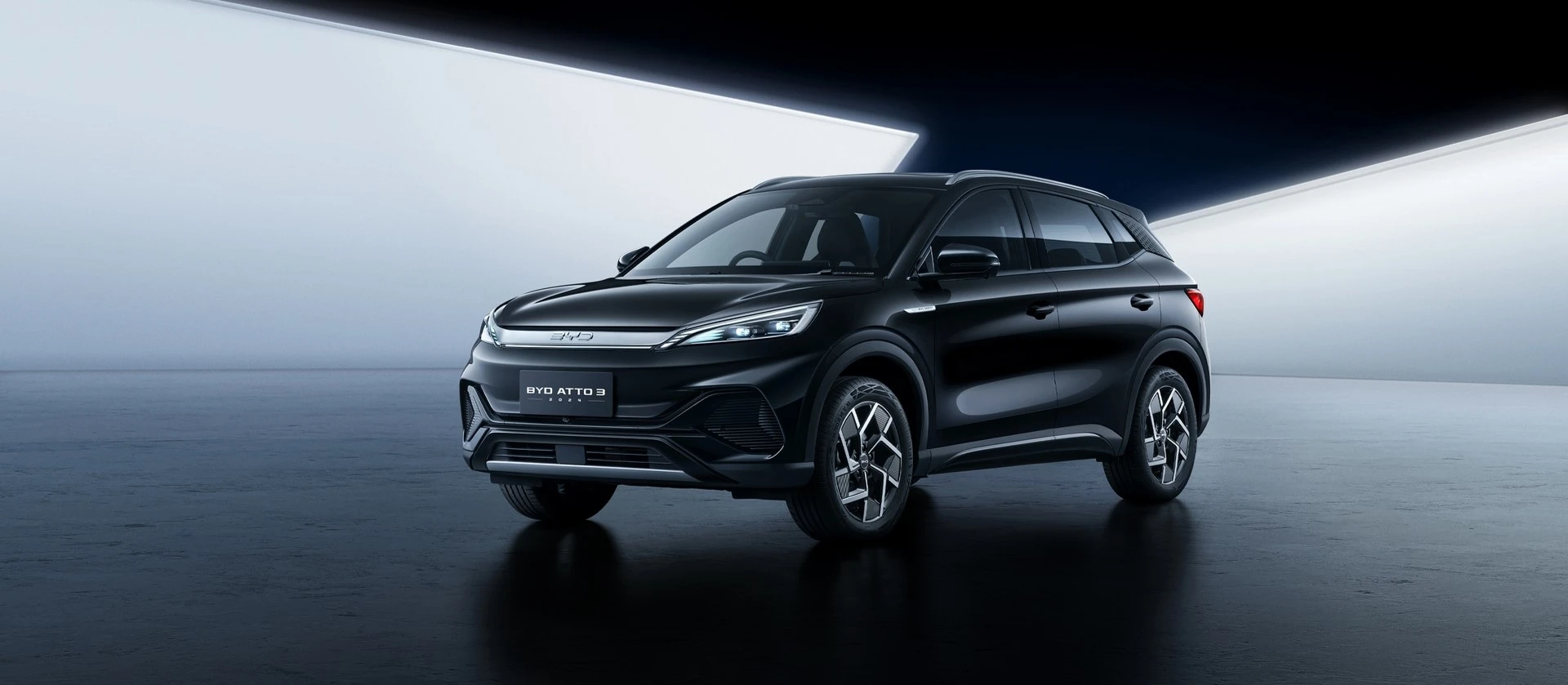 BYD Atto 3 - BYD Serpong